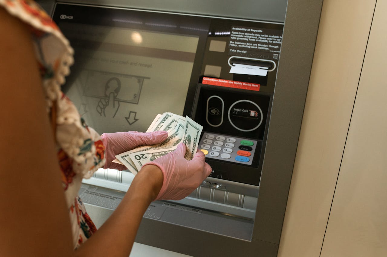 Dubai Payment Methods - Cash or Card? - Dubai Delights