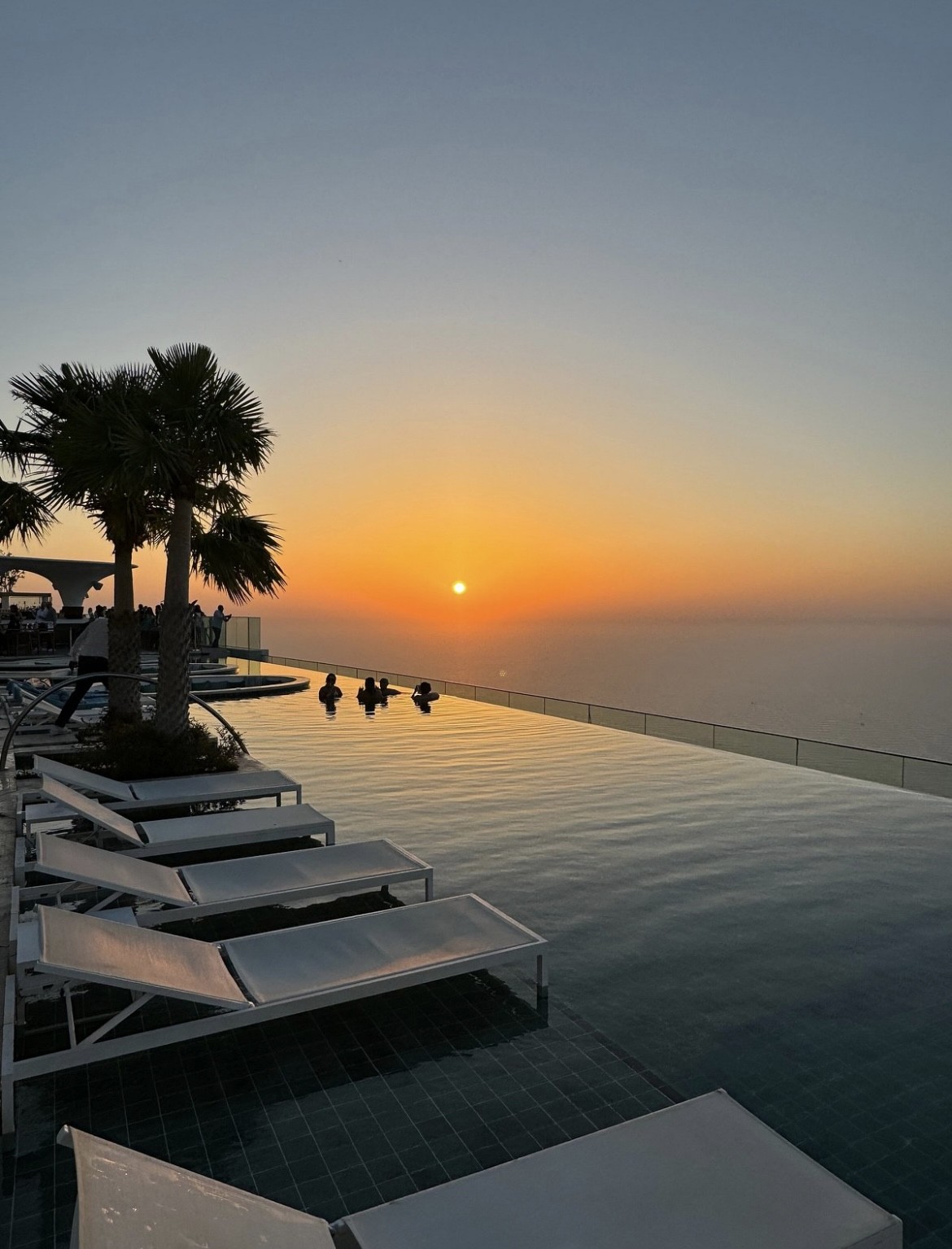 ZETA Seventy Seven: Brunch in the Sky - Dubai Delights